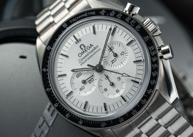 Brilliant Platinum Omega Fake Watches Speedmaster Moonwatc...